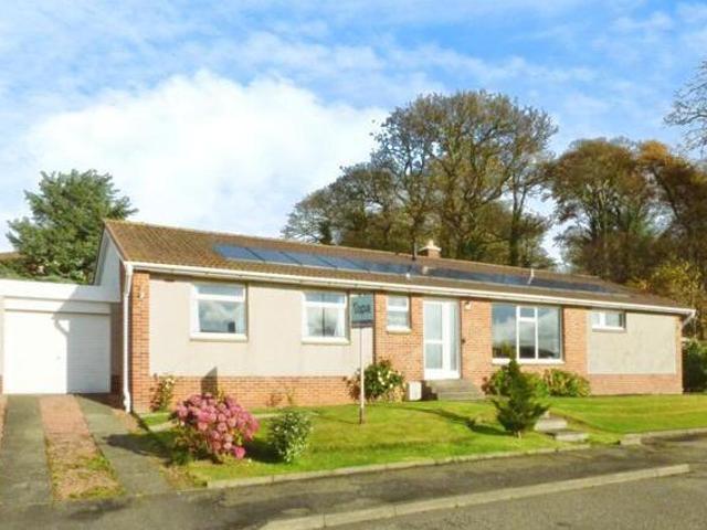 Charles Way, Limekilns, 4 Bedroom Detached
