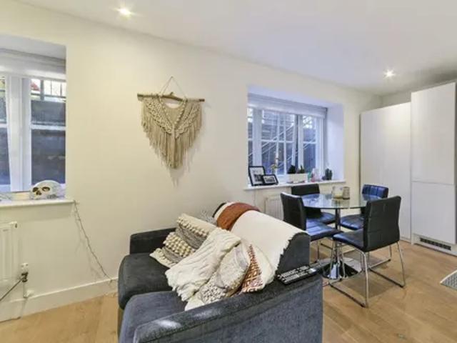 Charlesworth House, Dod Street, London, E14 7EE, United Kingdom | 1 bed house for rent #166344479 | Rentberry