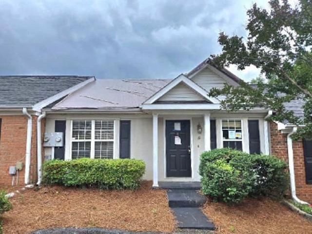 Charlestowne Dr