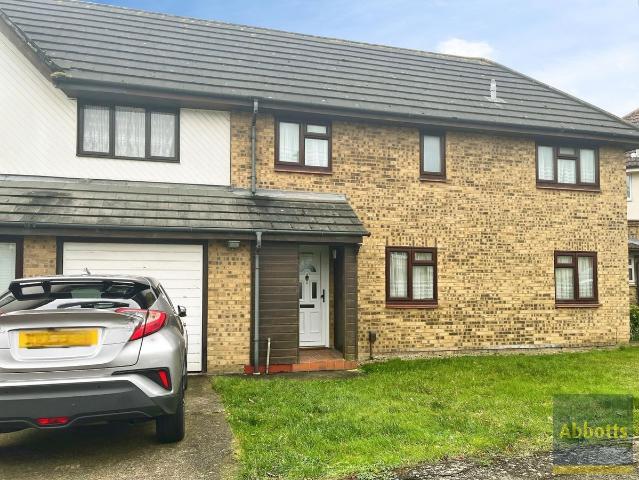Charleston Avenue, Basildon SS13, 2 bed terraced house to rent, £1,500 pcm | PrimeLocation