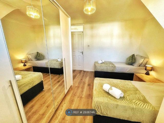 Charleston Avenue, Basildon SS13, 4 bed terraced house to rent, £3,000 pcm | PrimeLocation