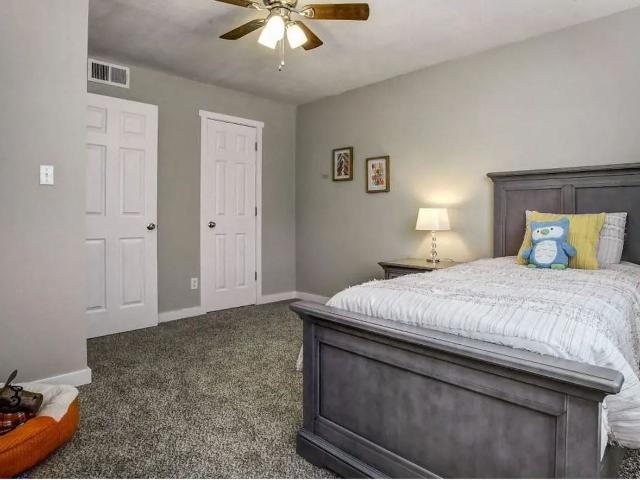 Charleston Apartments 1 Bedroom Apartment for Rent at 2073 W Lindsey St, Norman, OK 73069