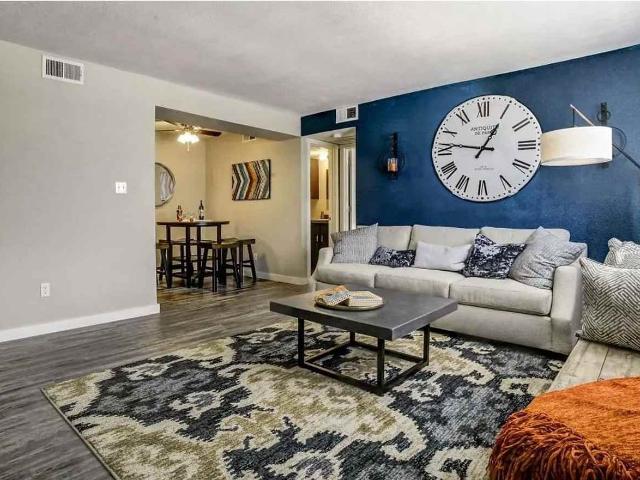 Charleston Apartments 2 Bedroom Apartment for Rent at 2073 W Lindsey St, Norman, OK 73069
