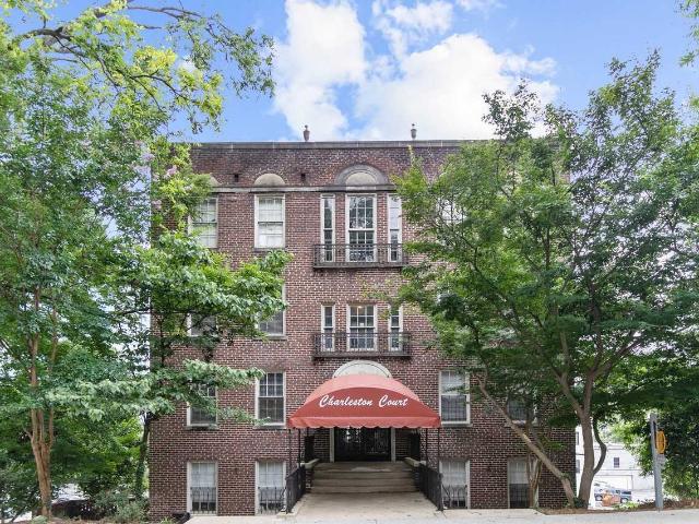 Charleston Court 1 Bedroom Apartment for Rent at 2155 11th Ct S, Birmingham, AL 35205 Five Points South
