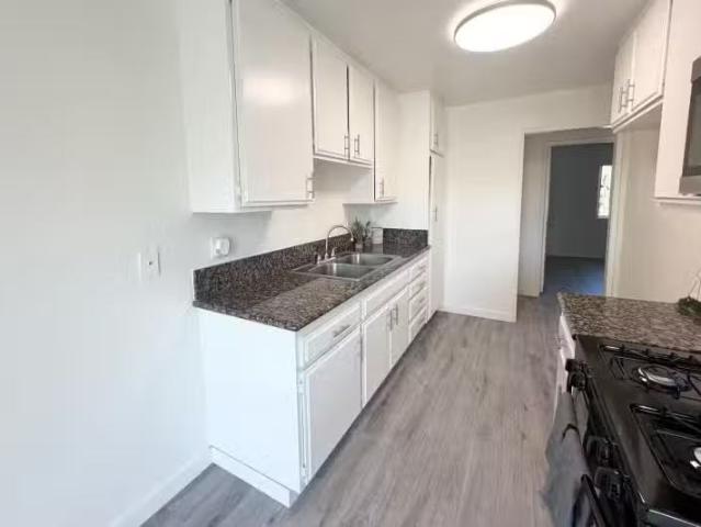 Charleston Square Gardens 1660 W Palm Ln, Anaheim, CA 92802