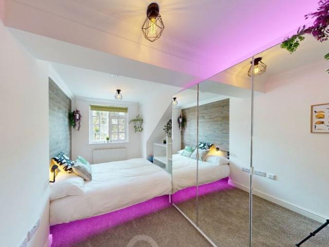 Charlton Lane, London SE7, 6 bed shared accommodation to rent, £1,100 pcm | PrimeLocation