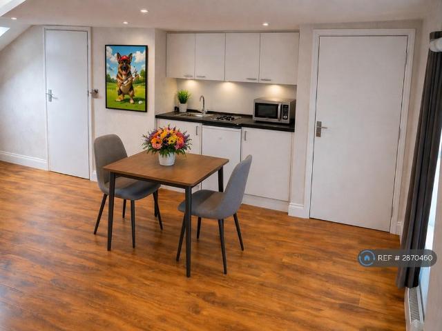 Charlton, London, SE7 Studio to rent £1,099 pcm £254 pw