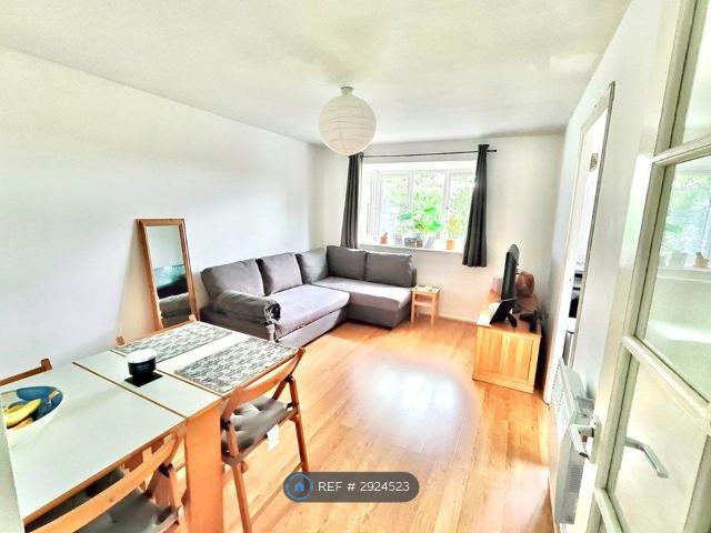 Charlton, London SE7, 1 bed flat to rent, £1,400 pcm | PrimeLocation