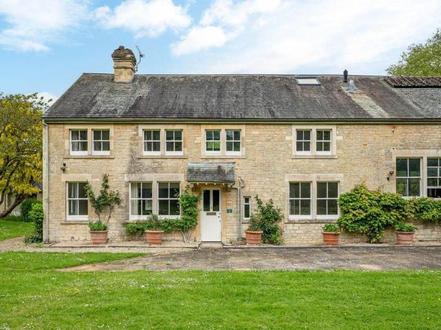 Charlton Park, Malmesbury 5 bed house to rent £3,750 pcm £865 pw
