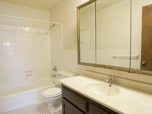 Charlton Place 1 Bedroom Apartment for Rent at 110 Thompson Ave W, West St Paul, MN 55118