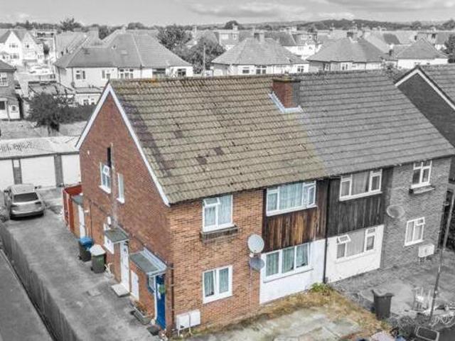 Charlton Road, Harrow, 2 Bedroom Maisonette