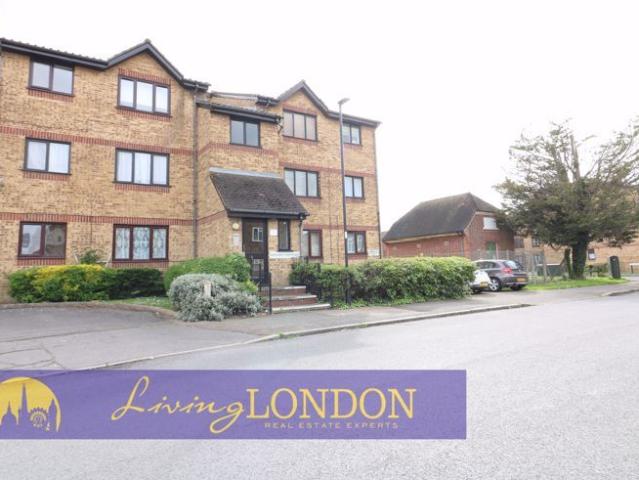 Charlton Road, London N9, Studio to rent, £1,300 pcm | PrimeLocation