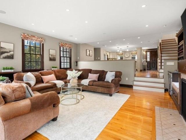 Charlton St, Arlington, Home For Sale