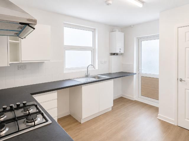 Charlton Street, Maidstone ME16, 1 bed flat to rent, £975 pcm | PrimeLocation