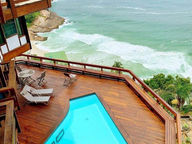 Charmosa Villa 5 Suites saída direto para praia