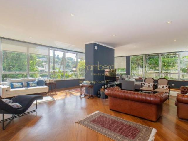 Charmosa Casa Com 4 Dormitórios No Jardim Guedala. Reformada E Com Excelente Localização No Bairro