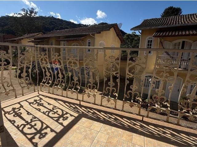 Charmosa Casa de Condomínio em Teresópolis, RJ