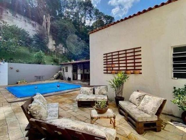 Charmosa Casa em Estilo Campestre 312 m², Condomínio Villa Bianca