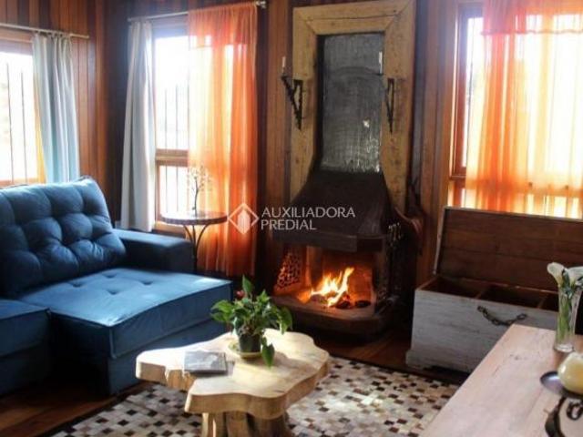 Charmosa casa Loteamento Colinas