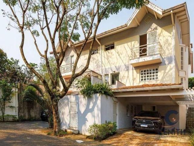 Charmosa Casa Triplex de 153m² no condomínio Aldeia da Granja!