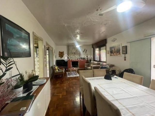 Charmosa Casa 2 quartos, Semi Mobiliada no bairro Jardim Itu
