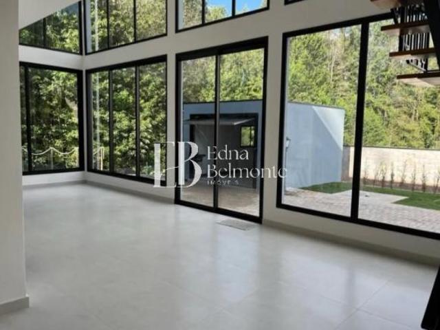 Charmosa Casa/Sobrado em Terreno de 1.000 m² para Venda no condomínio Terra do Caxambu JU