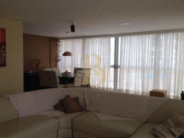 Charmosa cobertura, com linda vista, localizado no Morumbi