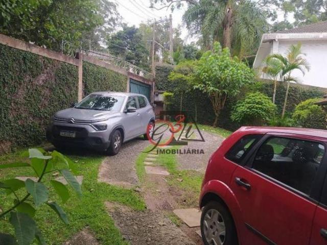 Charmosa residência no Miolo da Granja
