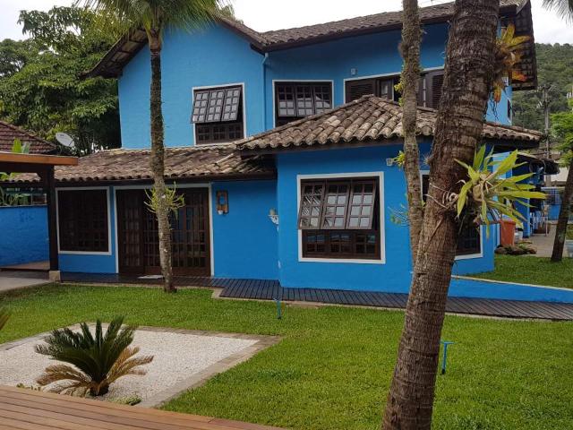 Charmosa residência a 400 metros da praia de Cambury Litoral Norte