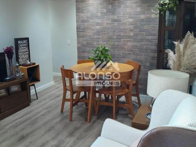 Charmoso Apartamento 3 dormitórios com varanda, no Morumbi