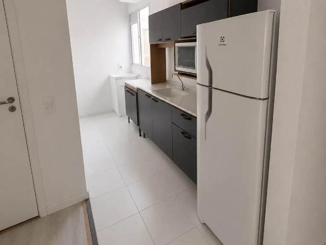 Charmoso Apartamento com 2 Quartos no Centro