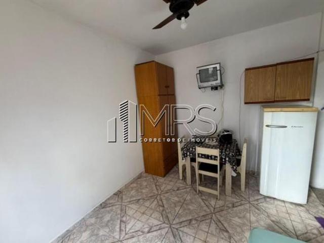 Charmoso Apartamento Kitinete à Venda no Ocian Praia Grande, 20m²