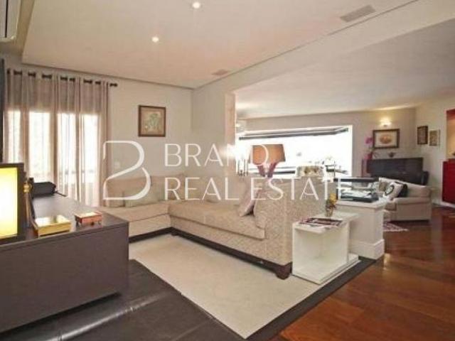 Charmoso apartamento, localizado no Campo Belo