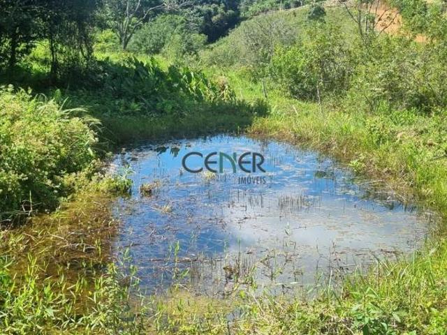 Charmoso sitio de 8,3 ha na região de Cons Lafaiete MG