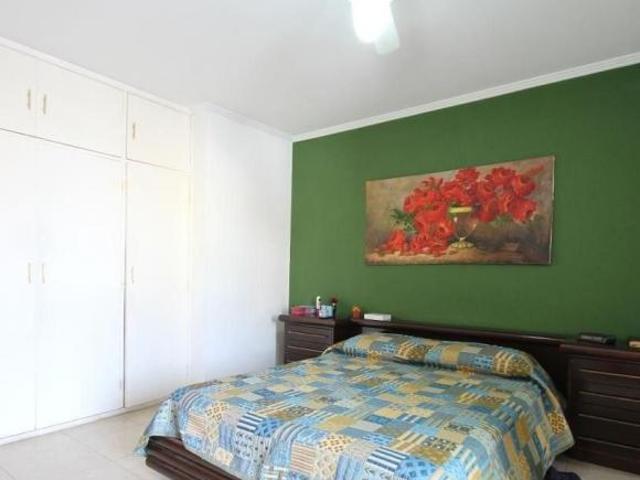 Charmoso Sobrado à Venda em Vila Gumercindo