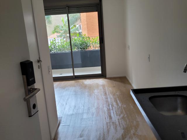 Charmoso Studio com Varanda no Alto de Pinheiros