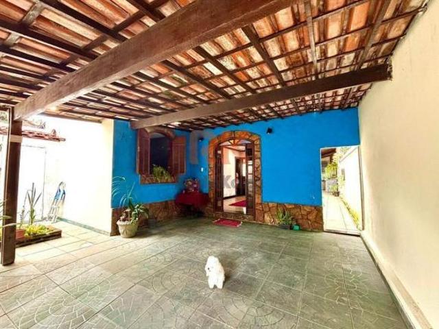 Charme, conforto e lazer em um só lugar – Casa Colonial à venda no Rio Branco