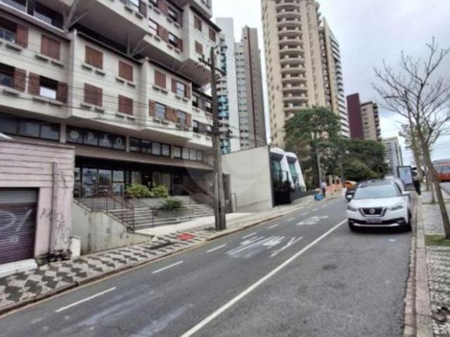 Charme e Design Apartamento Duplex 3 Qts 1 Suíte no Edifício Casário no Juvevê