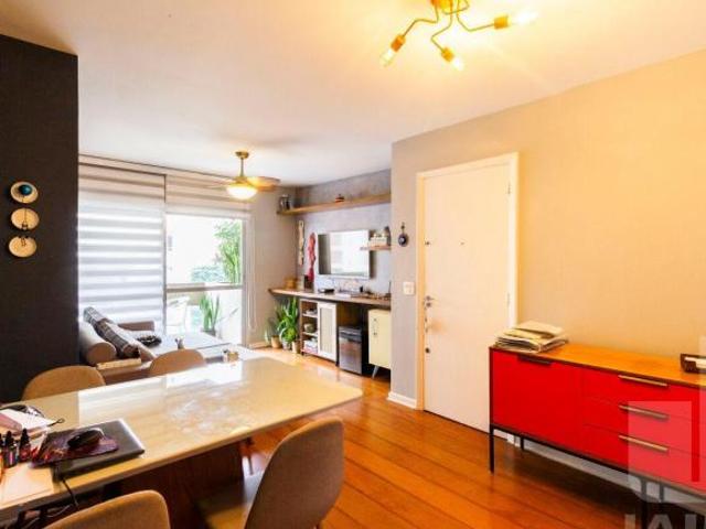 Charme e praticidade em Cerqueira César, com 98 m² com 2 dormitórios e atmosfera acolhedora