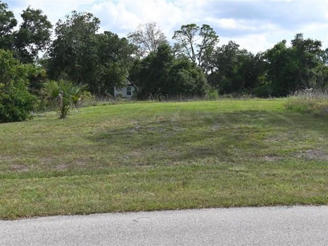 Charmer Ln, North Port, FL 34288