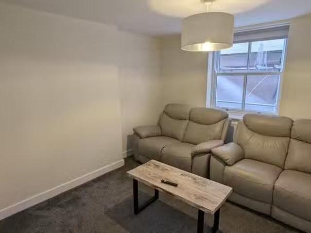 Nice 4 BA 4 bedroom flat for rent in Aughton Street, Heba Hous.