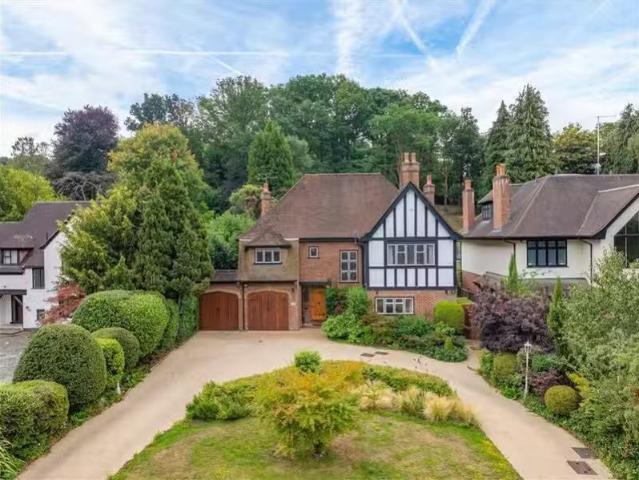 Charming 4 BA 5 bedroom detached house for rent in Camden Park.