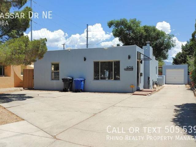 Charming 4 Bed 3 Bath Home Near UNM!