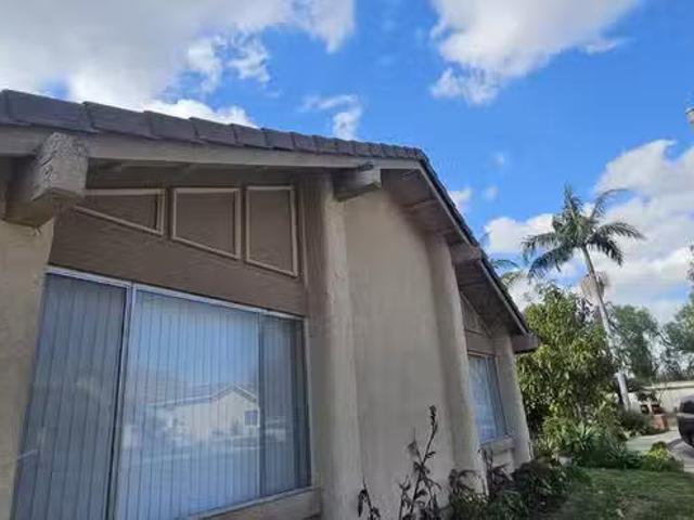 Charming 4 Bed Home at the Heart of Tustin Apartments in Tus.