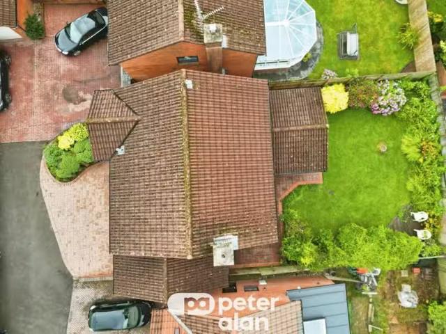 Just in! 4 bedroom detached house for rent in Copperfield Driv.