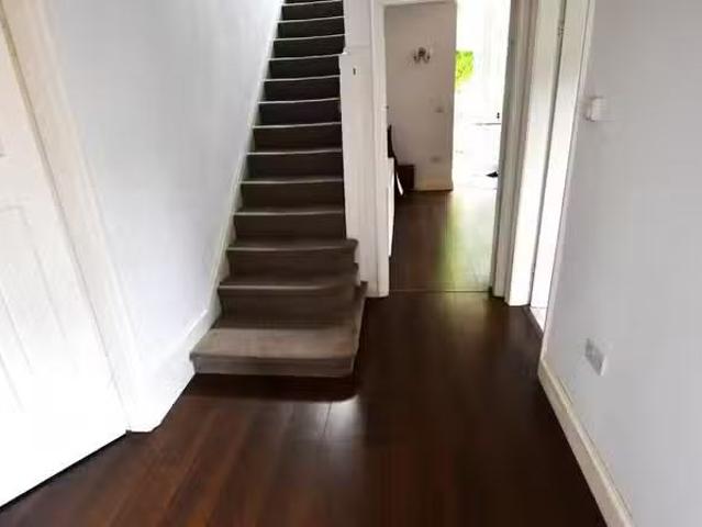 Unique 4 bedroom detached house for rent in Croham Valley Road.