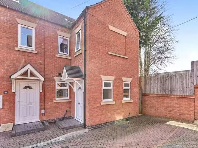 Deal! 4 bedroom End Terrace House to rent, Granville Street, W.