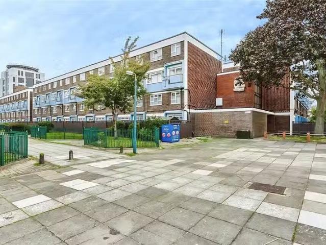 Deal! 4 bedroom Flat to rent, Sackville Street, Southsea, PO5.