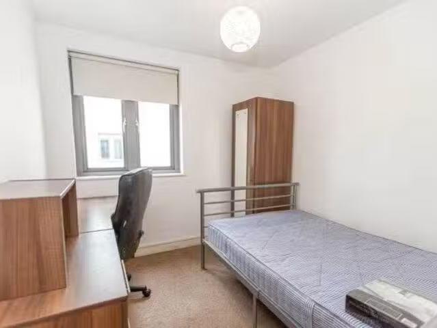 Charming 4 bedroom flat for rent in Station Road, BS6