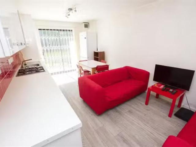 Unique 4 bedroom house for rent in Keneggy Mews, Birmingham, W.